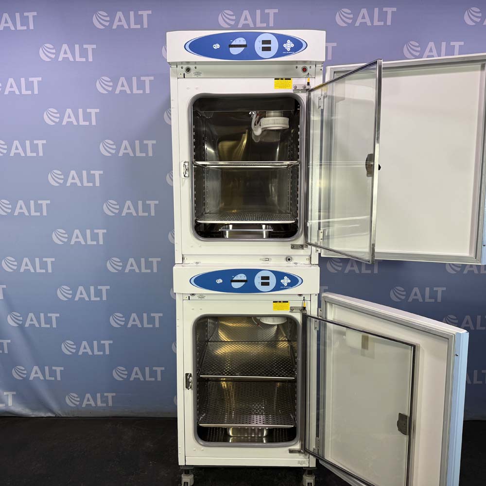 VWR Water Jacketed CO2 Incubator, Cat. No. 10810-744 (Dual Stack)
